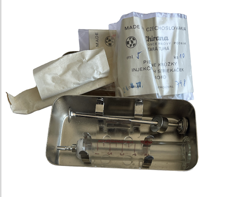 Vintage Injectiespuit in 5 ml of 10 ml